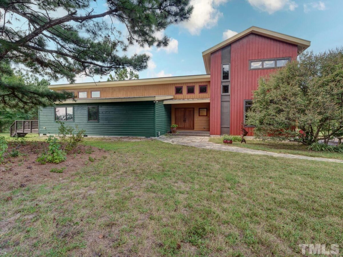 Modernist Home of the Month: Private Rural Compound - Hillman Real ...